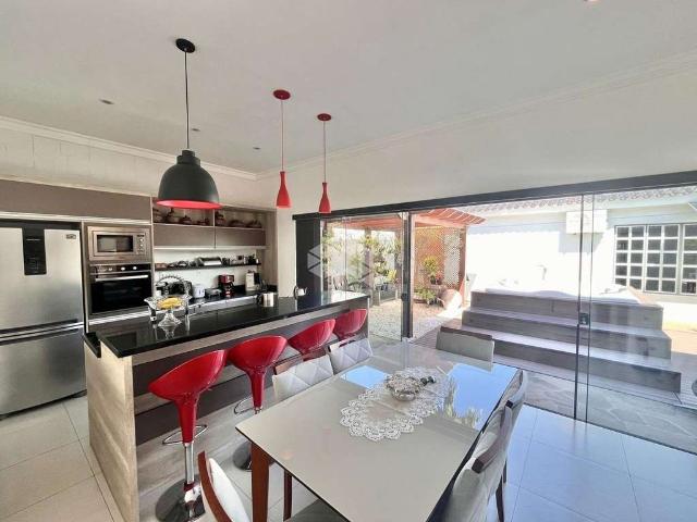Casa / Sobrado para Venda em Santa Maria/RS Camobi 3 Quartos