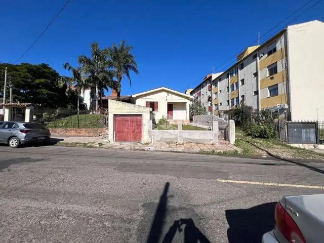 Casa / Sobrado para Venda em Santa Maria/RS Carolina 4 Quartos