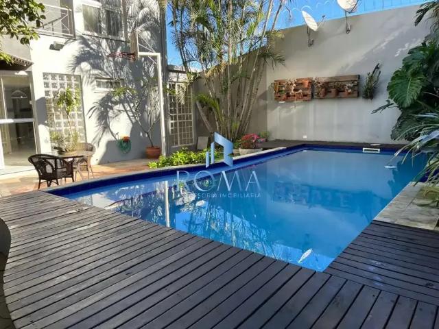 Casa / Sobrado para Venda em Santa Maria/RS Centro 4 Quartos