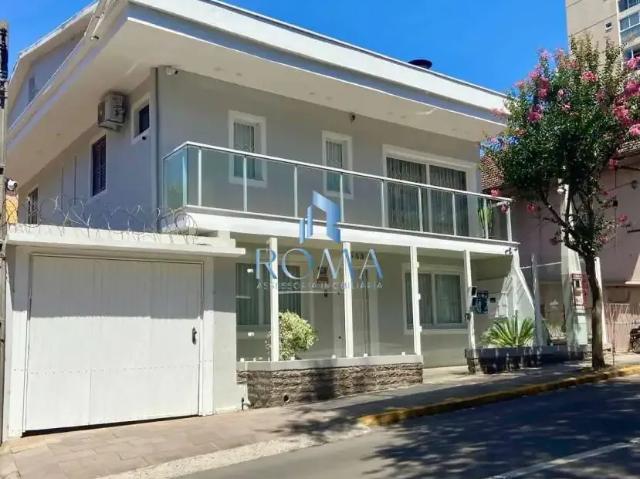 Casa / Sobrado para Venda em Santa Maria/RS Centro 4 Quartos