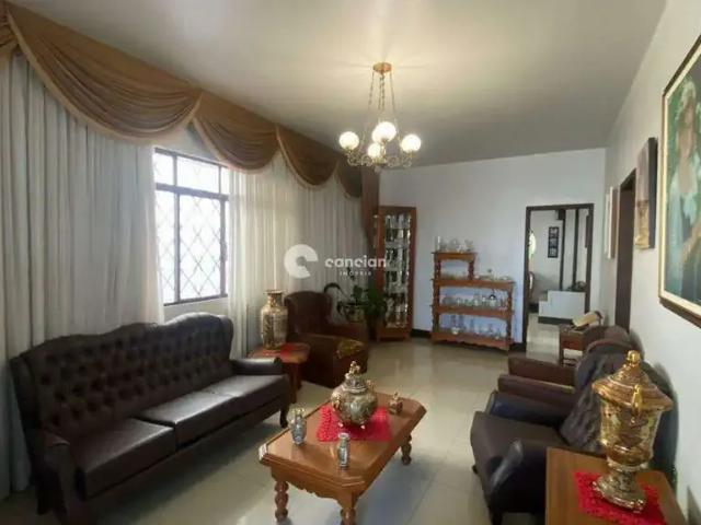 Casa / Sobrado para Venda em Santa Maria/RS Centro 4 Quartos