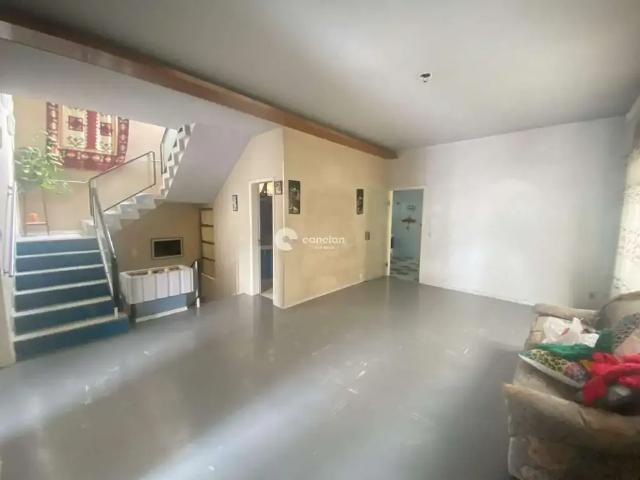Casa / Sobrado para Venda em Santa Maria/RS Centro 4 Quartos