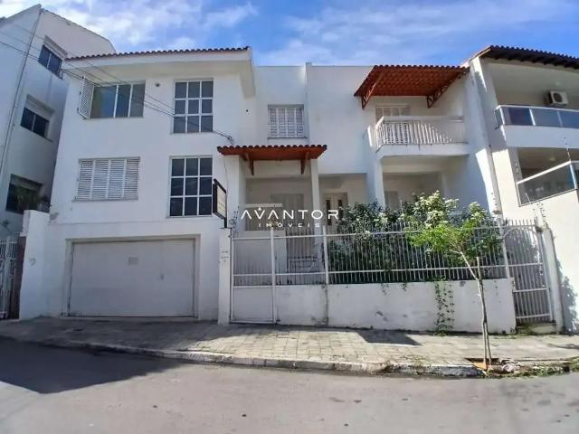 Casa / Sobrado para Venda em Santa Maria/RS Centro 5 Quartos