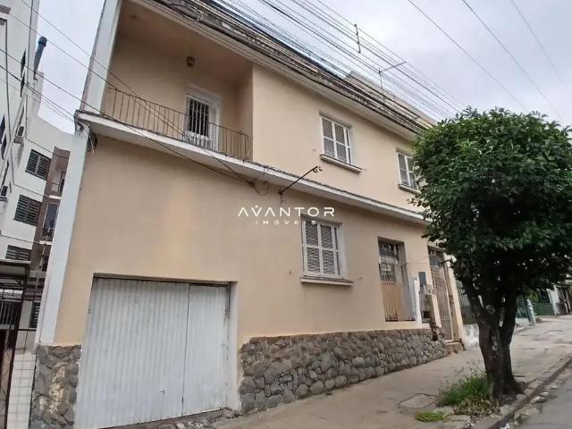 Casa / Sobrado para Venda em Santa Maria/RS Centro 6 Quartos
