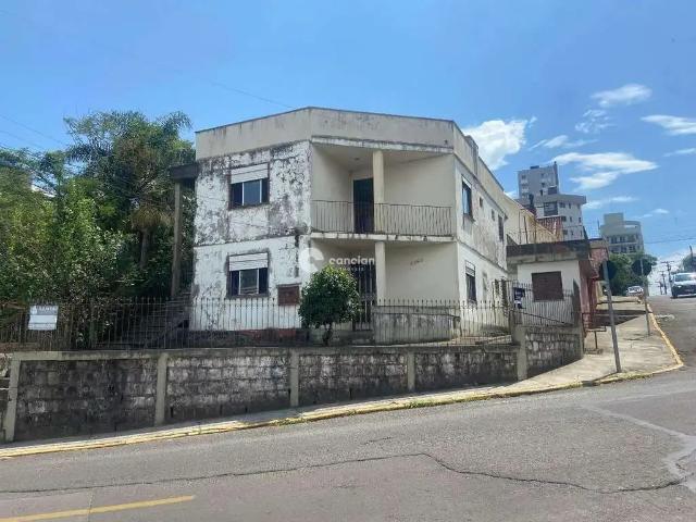 Casa / Sobrado para Venda em Santa Maria/RS Centro 6 Quartos