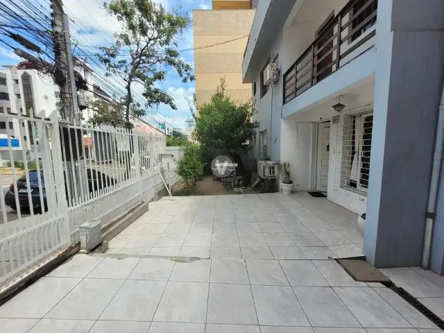 Casa / Sobrado para Venda em Santa Maria/RS Centro 6 Quartos
