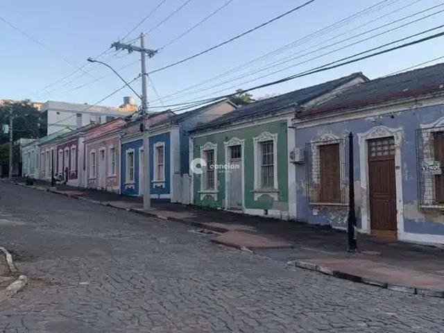 Casa / Sobrado para Venda em Santa Maria/RS Centro 3 Quartos