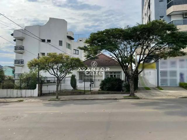 Casa / Sobrado para Venda em Santa Maria/RS Centro 3 Quartos