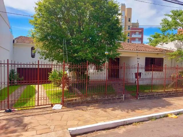 Casa / Sobrado para Venda em Santa Maria/RS Centro 3 Quartos