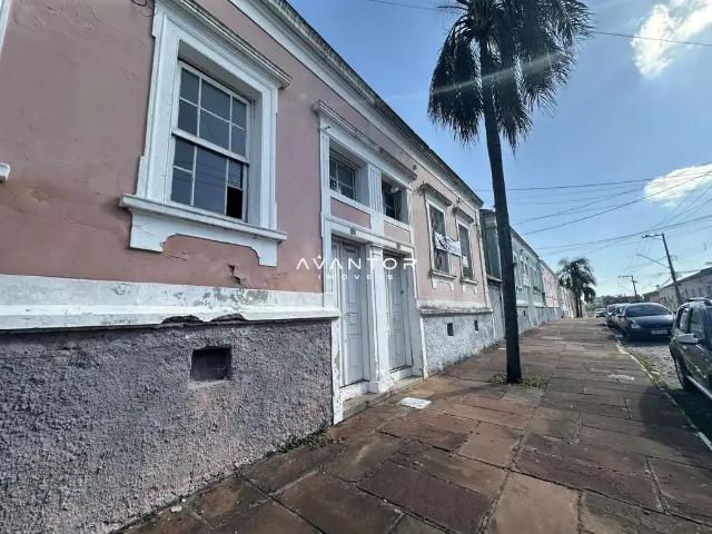Casa / Sobrado para Venda em Santa Maria/RS Centro 3 Quartos