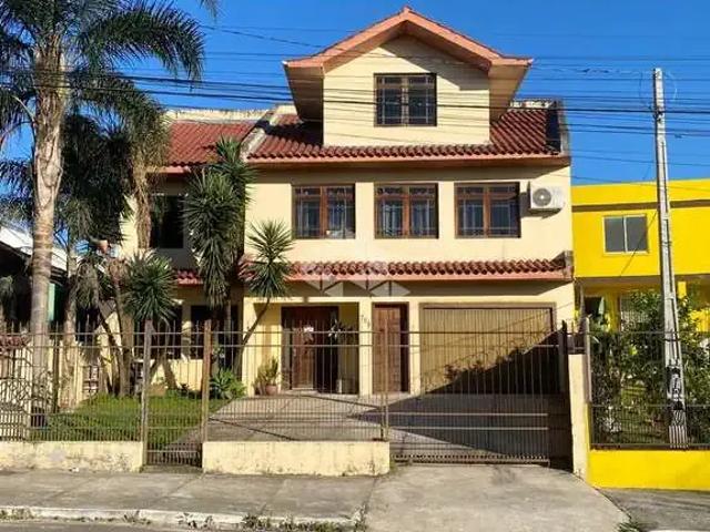Casa / Sobrado para Venda em Santa Maria/RS Duque de Caxias 5 Quartos