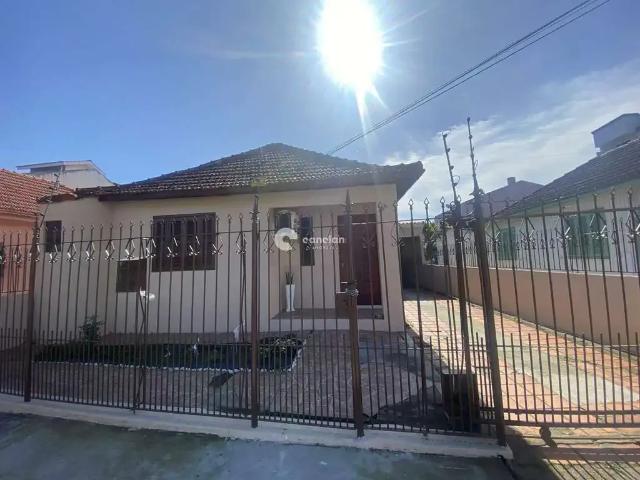 Casa / Sobrado para Venda em Santa Maria/RS Duque de Caxias 3 Quartos