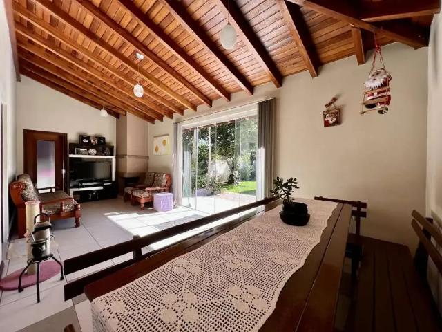 Casa / Sobrado para Venda em Santa Maria/RS Divina Providência 4 Quartos
