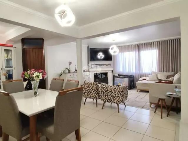 Casa / Sobrado para Venda em Santa Maria/RS Dom Antônio Reis 5 Quartos