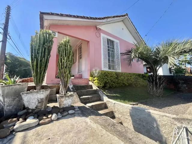 Casa / Sobrado para Venda em Santa Maria/RS Juscelino Kubitschek 3 Quartos