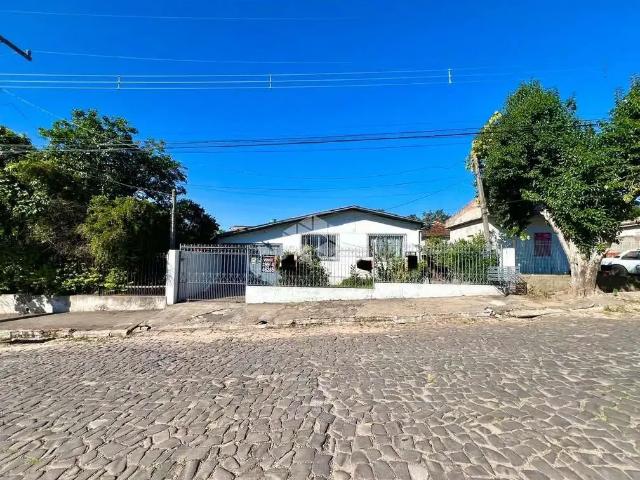 Casa / Sobrado para Venda em Santa Maria/RS Juscelino Kubitschek 3 Quartos