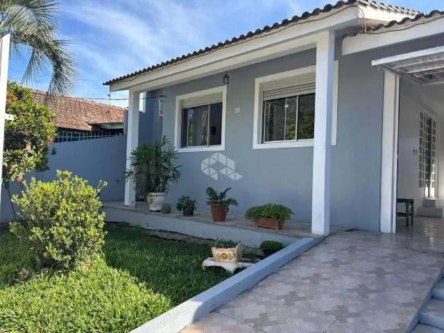 Casa / Sobrado para Venda em Santa Maria/RS Juscelino Kubitschek 3 Quartos