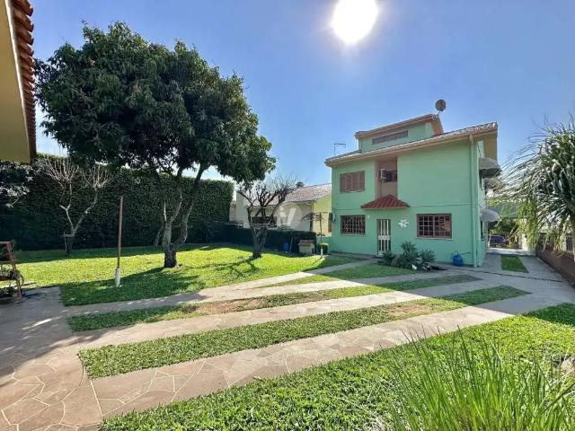 Casa / Sobrado para Venda em Santa Maria/RS Juscelino Kubitschek 4 Quartos
