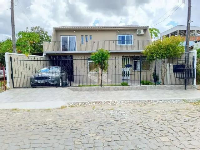 Casa / Sobrado para Venda em Santa Maria/RS Juscelino Kubitschek 5 Quartos