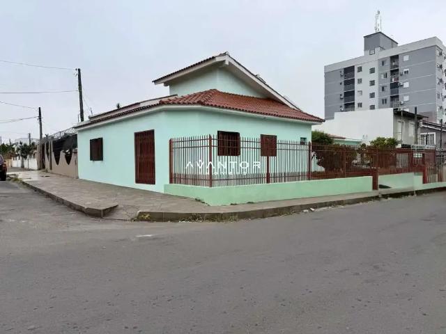 Casa / Sobrado para Venda em Santa Maria/RS Passo D'Areia 4 Quartos