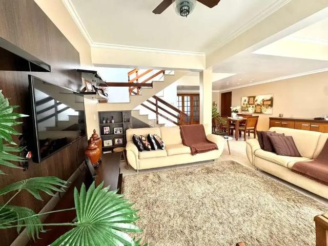 Casa / Sobrado para Venda em Santa Maria/RS Passo D'Areia 4 Quartos