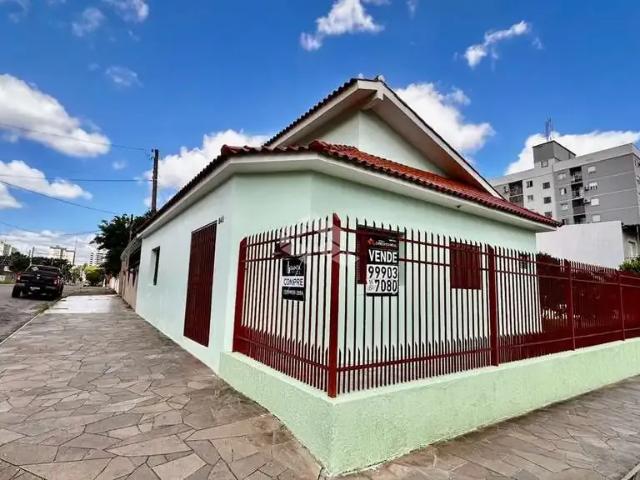 Casa / Sobrado para Venda em Santa Maria/RS Passo D'Areia 5 Quartos