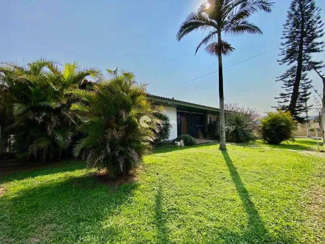 Casa / Sobrado para Venda em Santa Maria/RS Patronato 4 Quartos