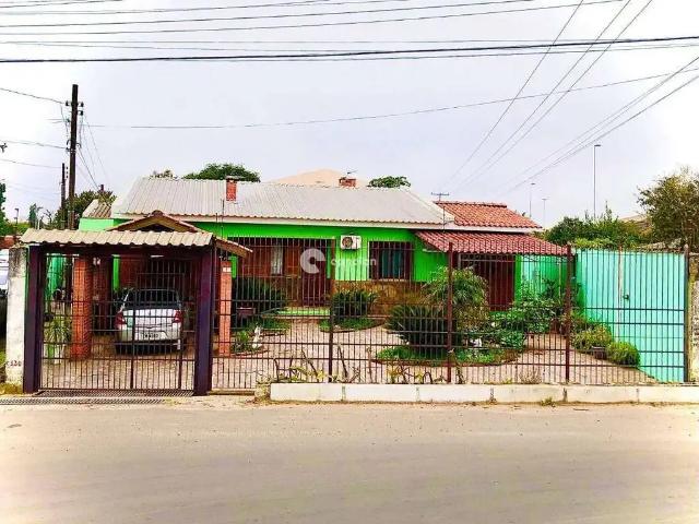 Casa / Sobrado para Venda em Santa Maria/RS Patronato 4 Quartos