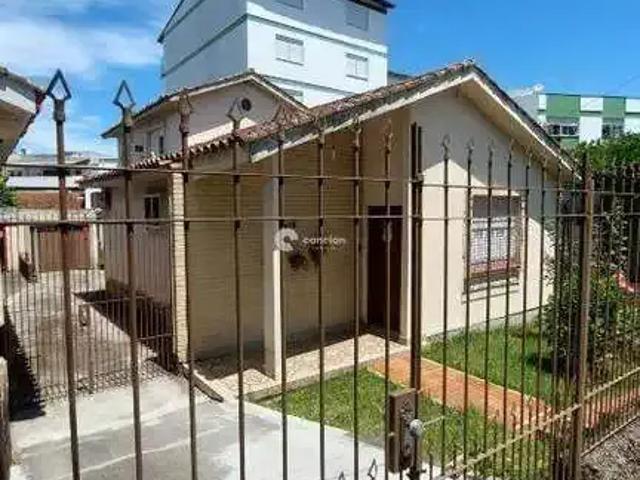 Casa / Sobrado para Venda em Santa Maria/RS Patronato 3 Quartos