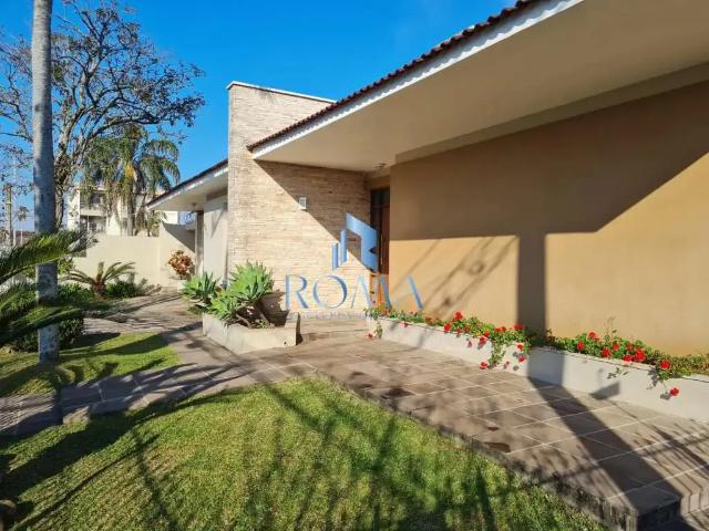 Casa / Sobrado para Venda em Santa Maria/RS Patronato 3 Quartos