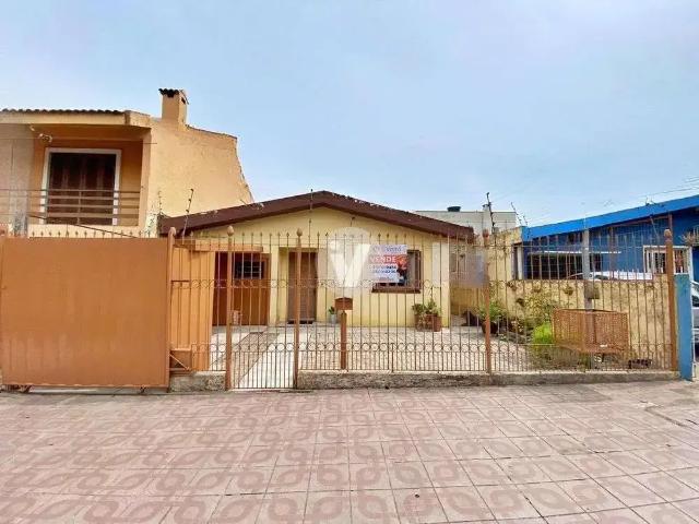 Casa / Sobrado para Venda em Santa Maria/RS Patronato 3 Quartos