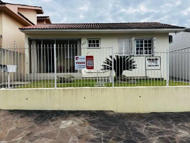 Casa / Sobrado para Venda em Santa Maria/RS São José 5 Quartos