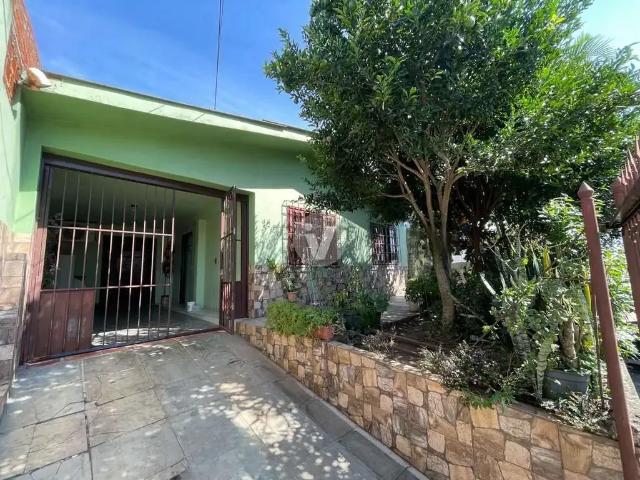 Casa / Sobrado para Venda em Santa Maria/RS Tancredo Neves 2 Quartos