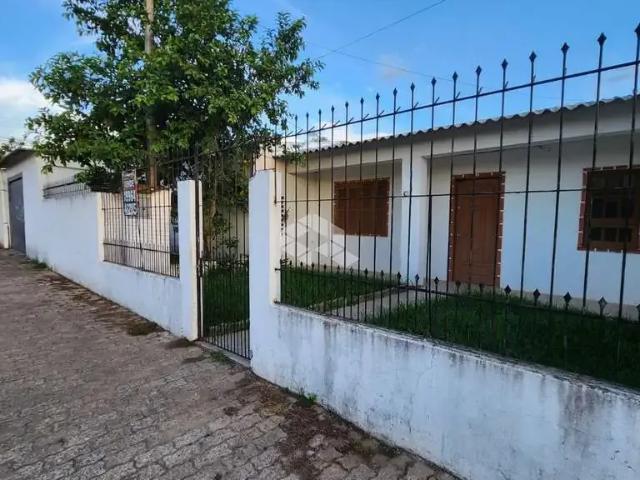 Casa / Sobrado para Venda em Santa Maria/RS Tancredo Neves 2 Quartos
