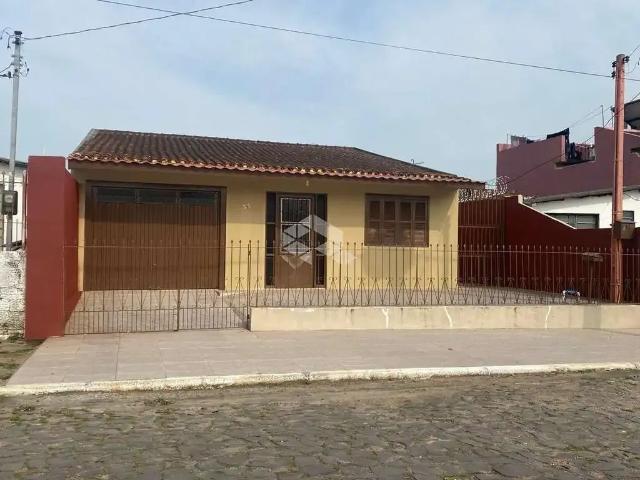 Casa / Sobrado para Venda em Santa Maria/RS Tancredo Neves 2 Quartos