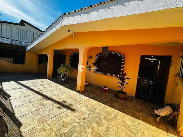 Casa / Sobrado para Venda em Santa Maria/RS Tancredo Neves 3 Quartos