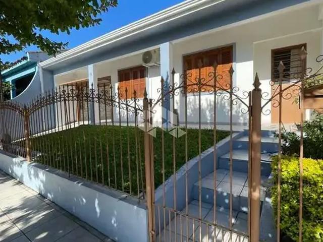 Casa / Sobrado para Venda em Santa Maria/RS Tancredo Neves 3 Quartos