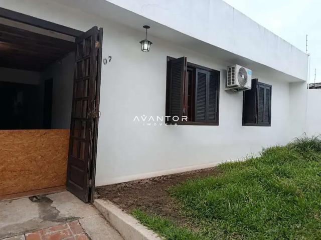 Casa / Sobrado para Venda em Santa Maria/RS Tancredo Neves 4 Quartos