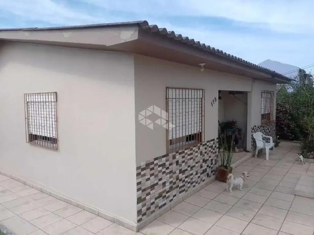 Casa / Sobrado para Venda em Santa Maria/RS Tomazetti 2 Quartos