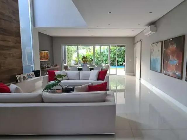 Casa / Sobrado para Venda em Santana de Parnaíba/SP Colinas da Anhangüera 4 Quartos