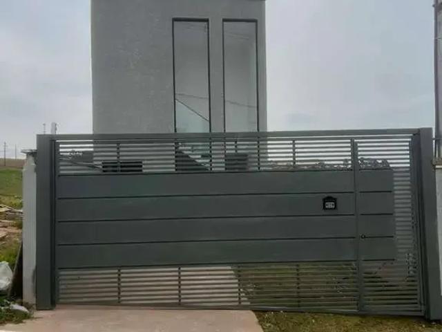 Casa / Sobrado para Venda em Santana de Parnaíba/SP Chácara Jaguari Fazendinha 3 Quartos