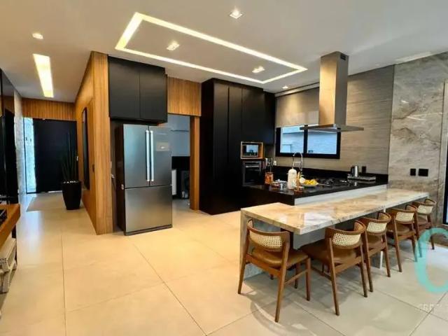 Casa / Sobrado para Venda em Santana de Parnaíba/SP Cidade Tamboré 3 Quartos