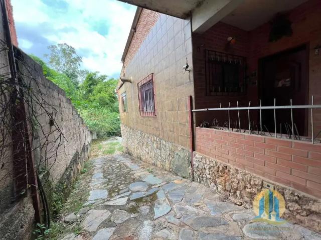 Casa / Sobrado para Venda em Santana de Parnaíba/SP Cristal Park 4 Quartos