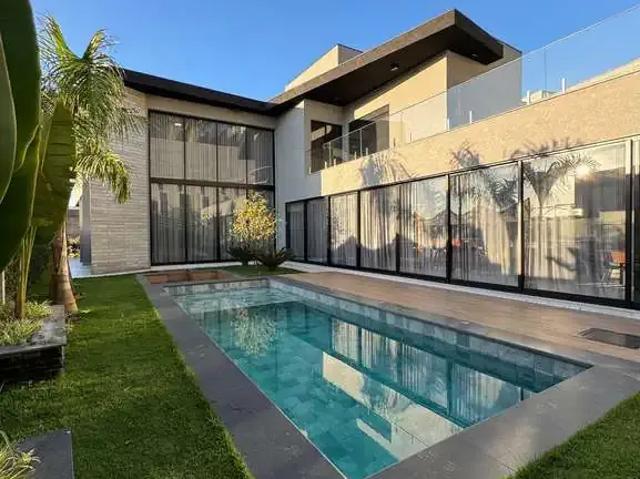 Casa / Sobrado para Venda em Santana de Parnaíba/SP Alphaville 4 Quartos