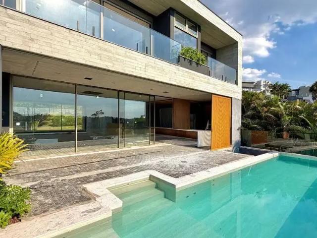 Casa / Sobrado para Venda em Santana de Parnaíba/SP Alphaville 4 Quartos
