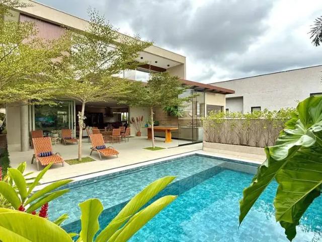 Casa / Sobrado para Venda em Santana de Parnaíba/SP Alphaville 4 Quartos