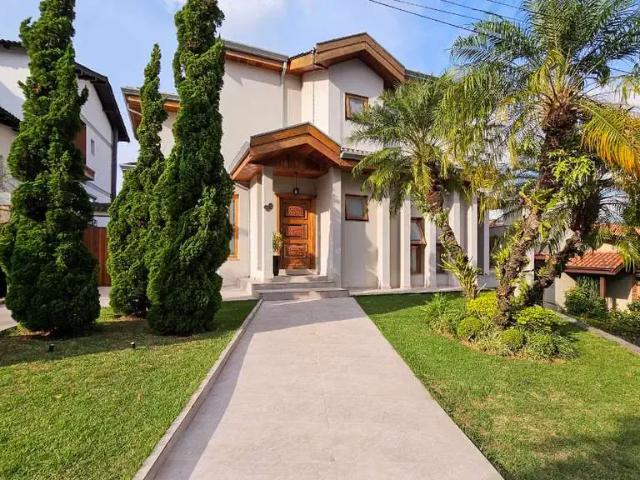 Casa / Sobrado para Venda em Santana de Parnaíba/SP Alphaville 4 Quartos