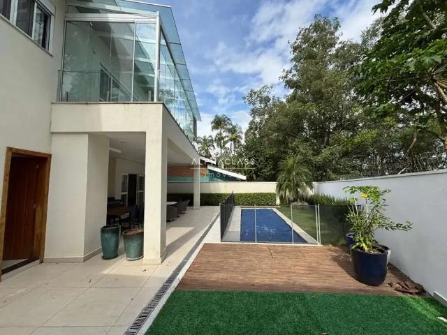 Casa / Sobrado para Venda em Santana de Parnaíba/SP Alphaville 4 Quartos
