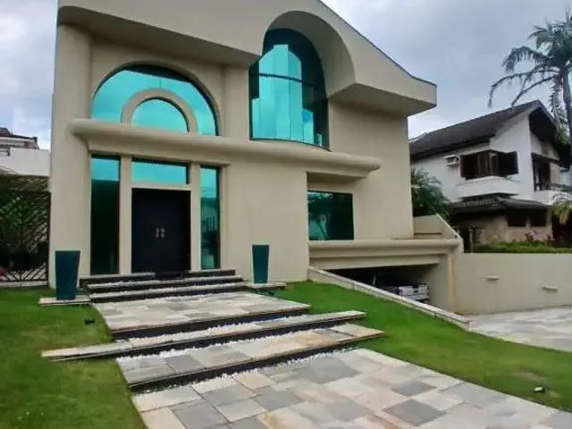 Casa / Sobrado para Venda em Santana de Parnaíba/SP Alphaville 4 Quartos