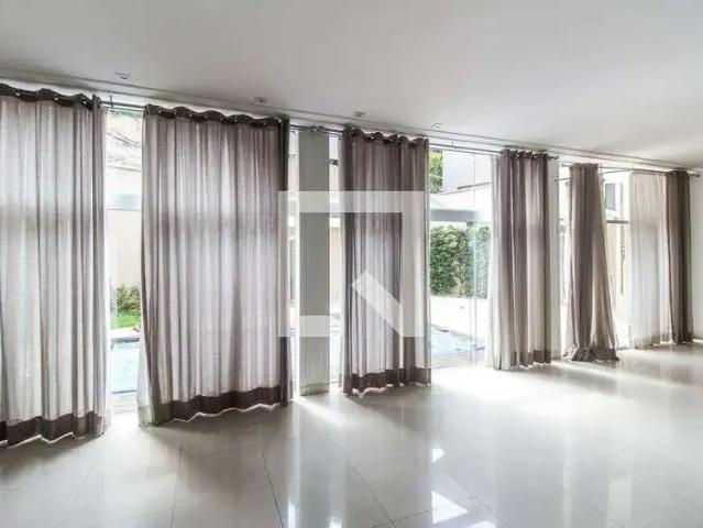 Casa / Sobrado para Venda em Santana de Parnaíba/SP Alphaville 4 Quartos